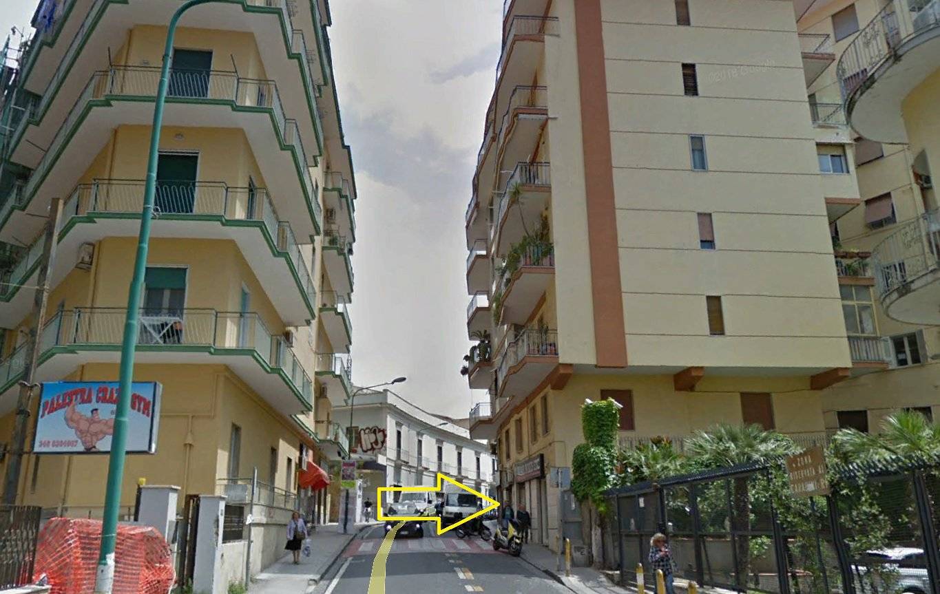 Locale commerciale in Vendita