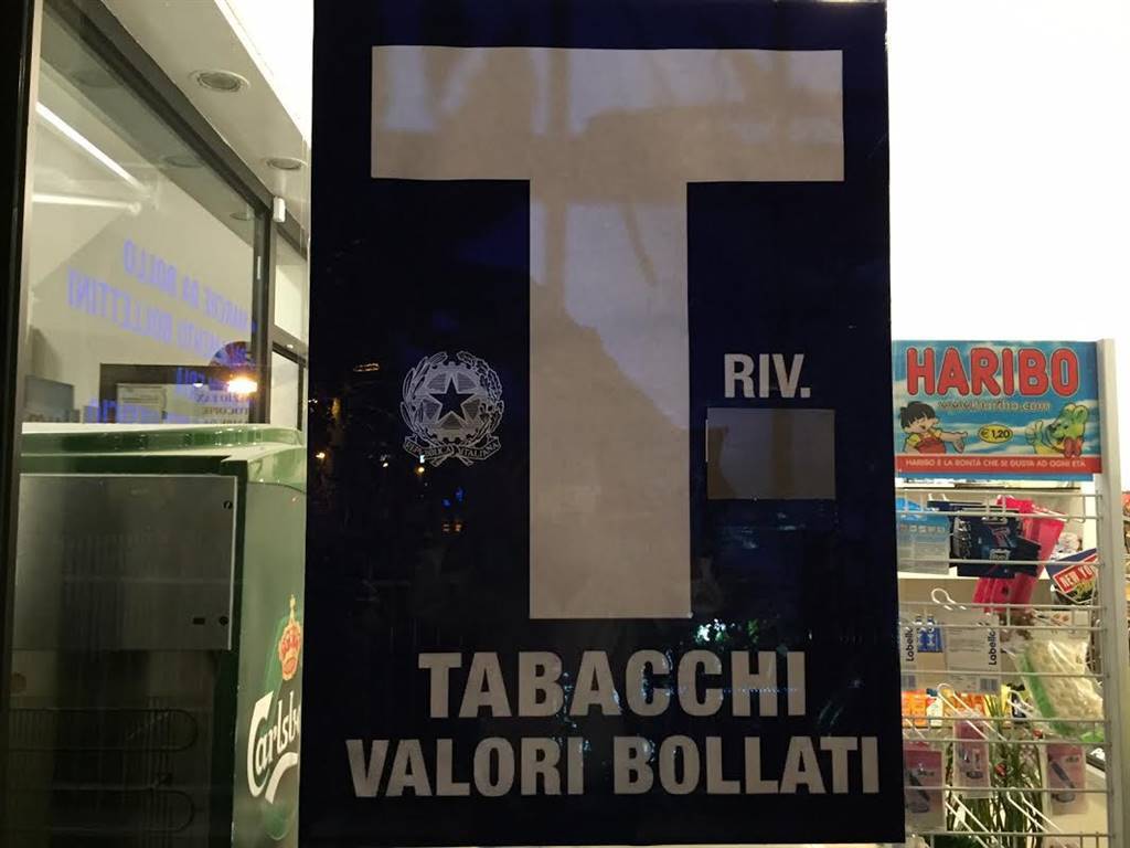 Locale commerciale in Vendita