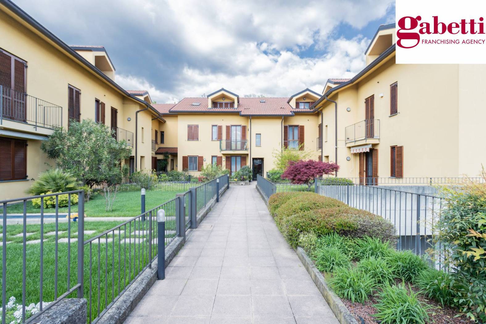 Trilocale via Albareda 11, Rovagnate, La Valletta Brianza