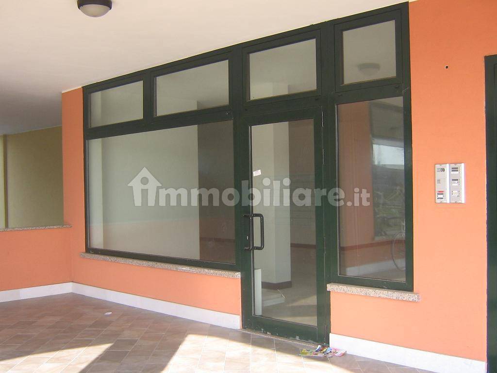 Locale commerciale in Vendita