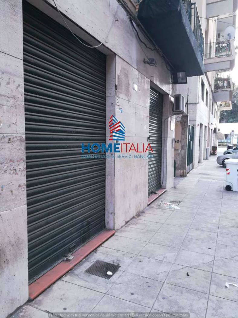 Locale commerciale in Vendita