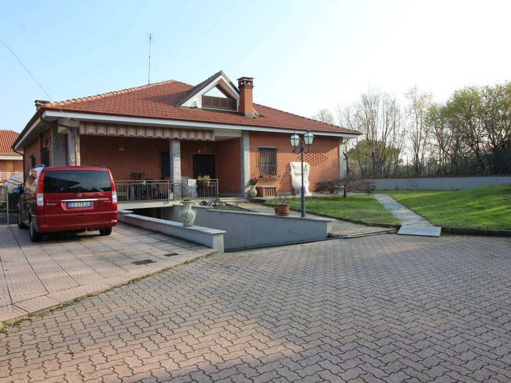 Vendita Villa unifamiliare in via dei Ronchi 31 Alpignano. Buono stato ...