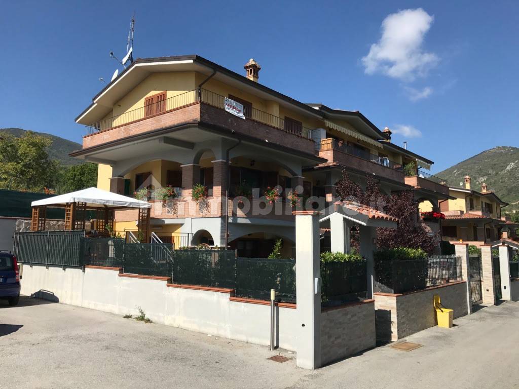 Trilocale via Casale 11, Scoppito