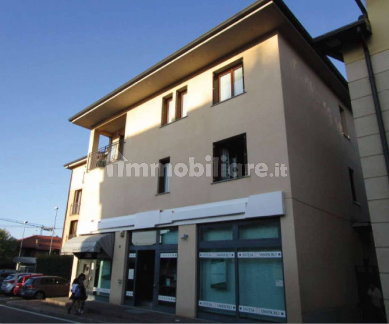 Locale commerciale in Vendita