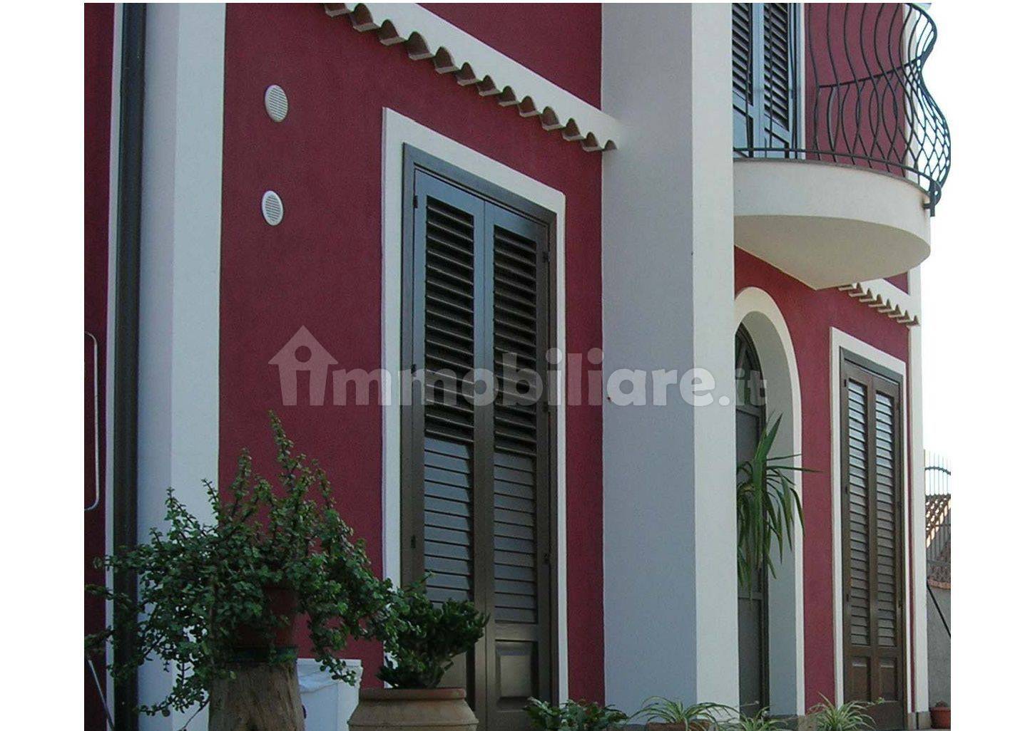 Villa a schiera via Francesco Pulvirenti 11, Aci Sant&#x27;Antonio