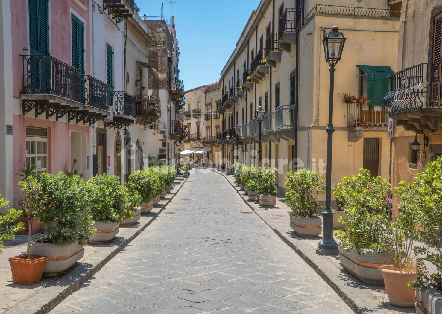Monolocale buono stato, piano terra, Centro, Lipari