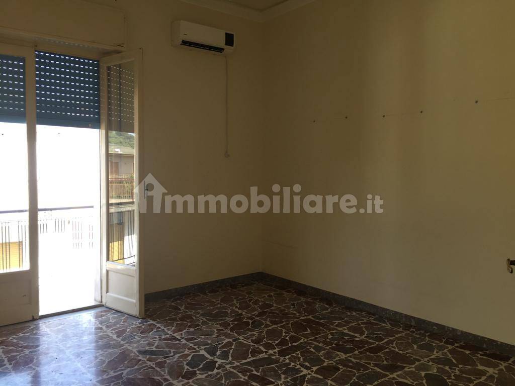 Quadrilocale via Guglielmino, Centro, Aci Catena