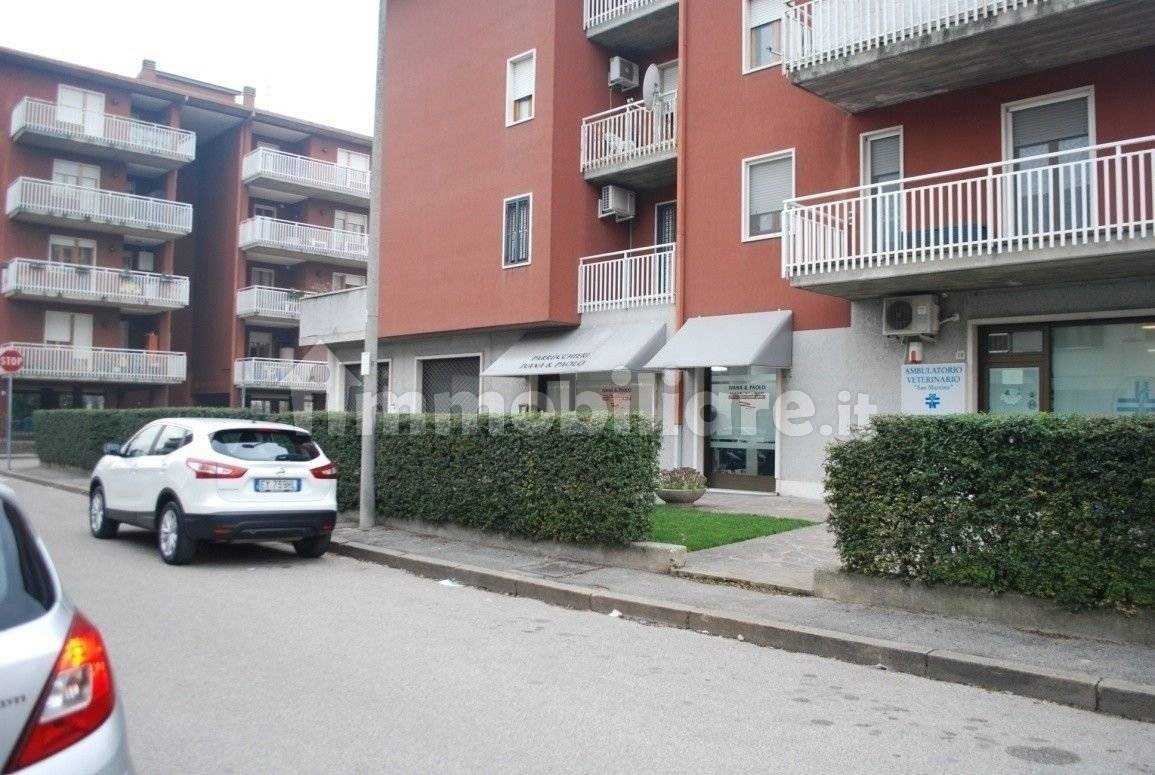 Locale commerciale in Vendita