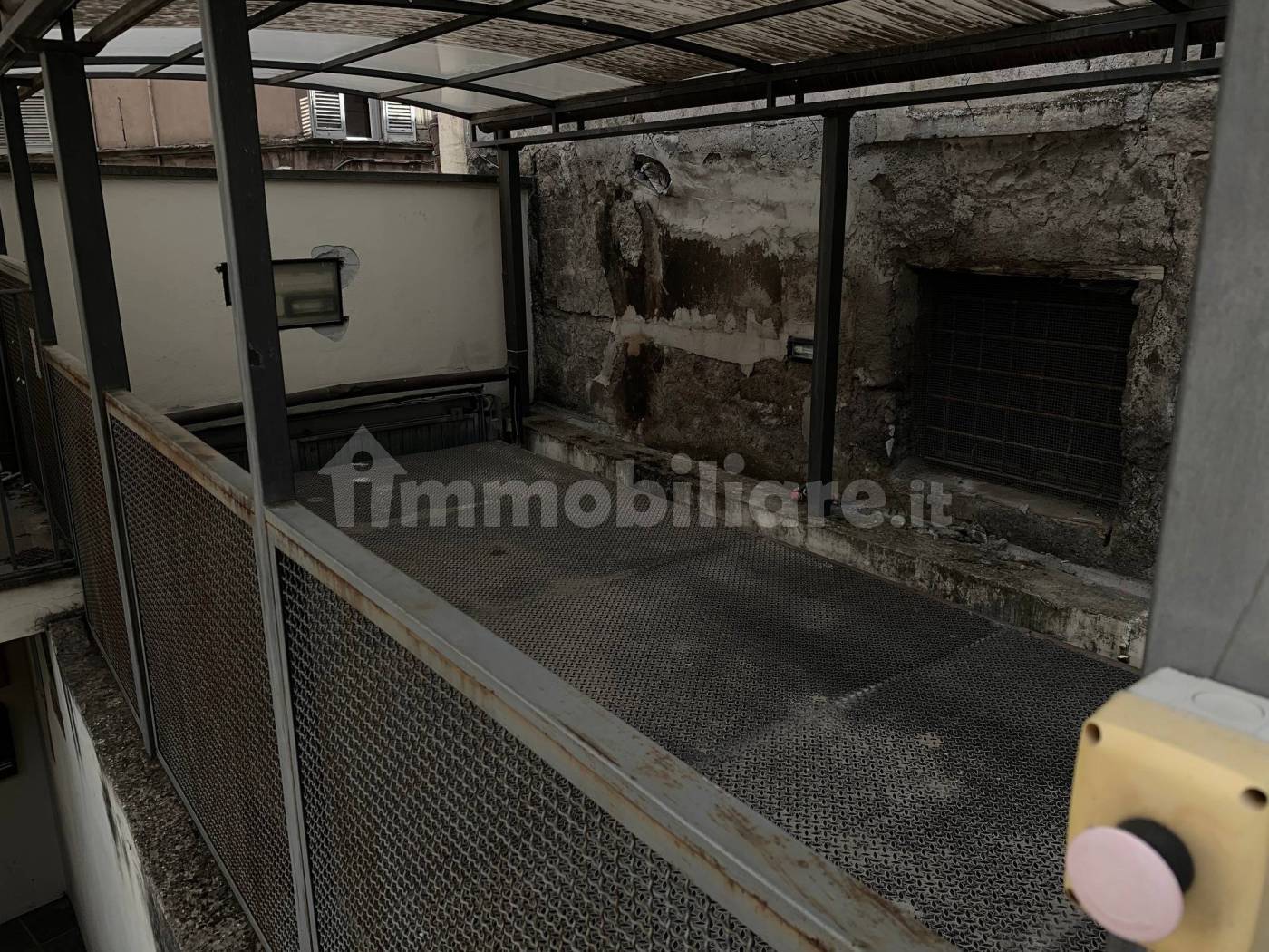 Posto auto - moto in Vendita