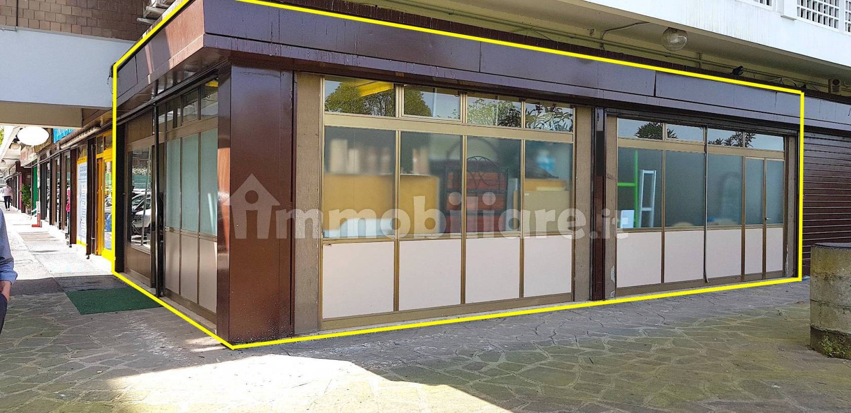 Locale commerciale in Vendita