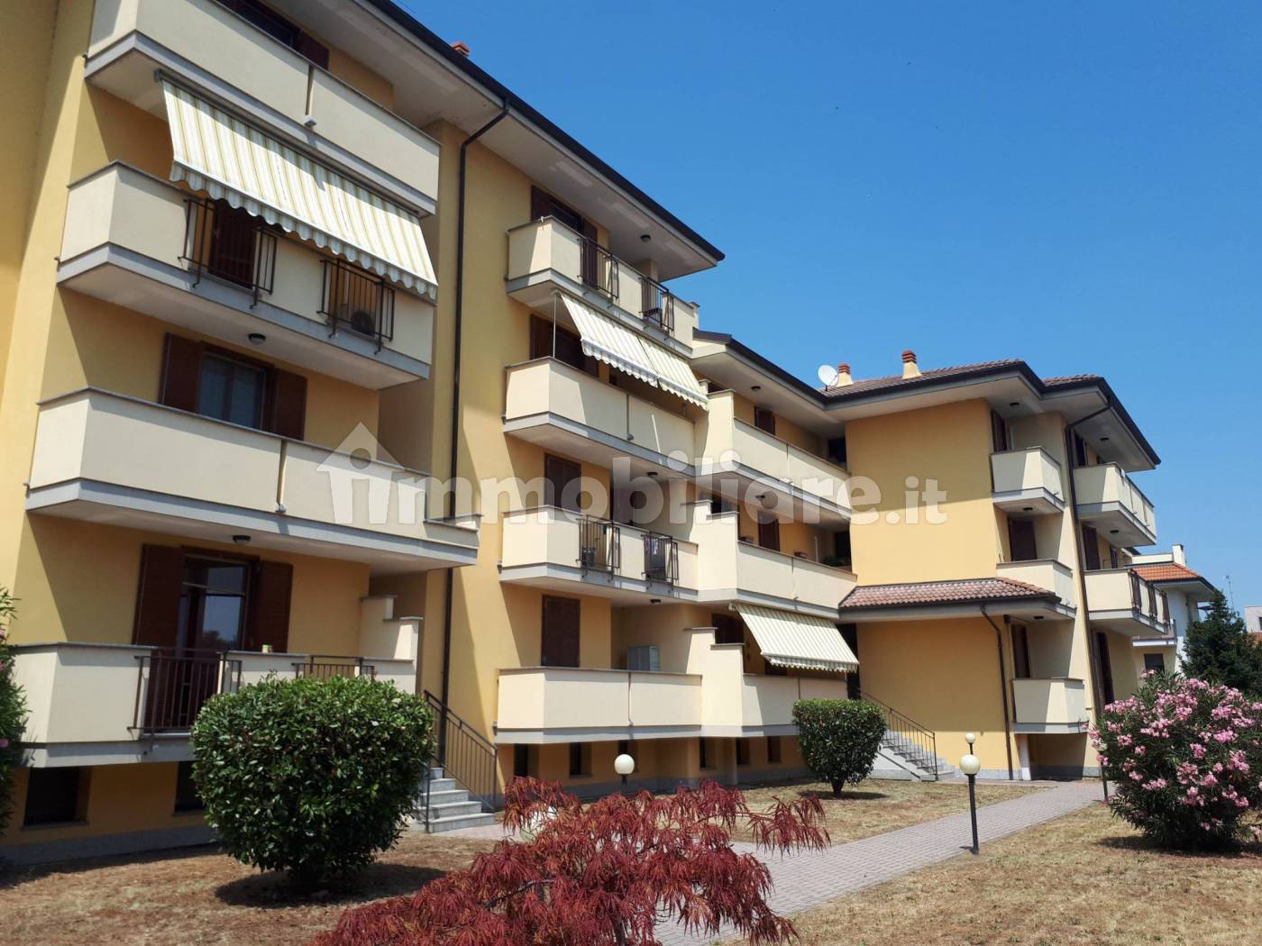 Trilocale ottimo stato, piano rialzato, Centro, Trecate