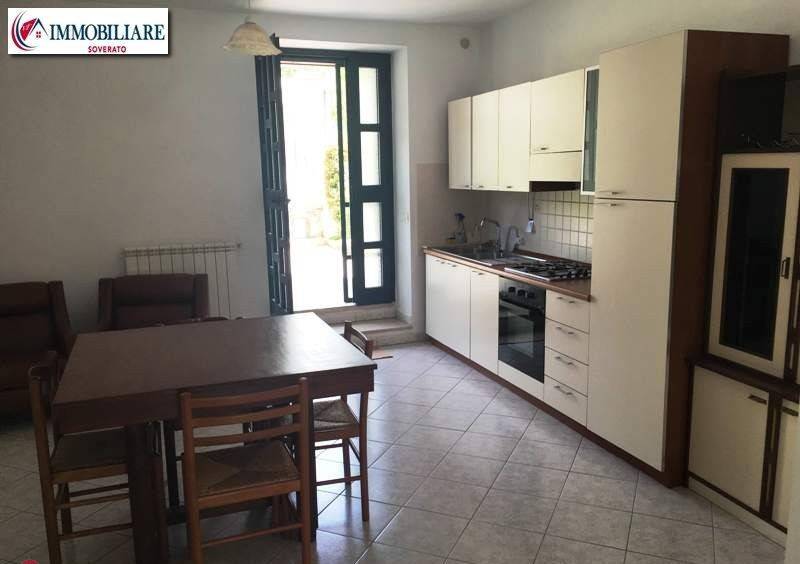 Trilocale ottimo stato, Olivadi