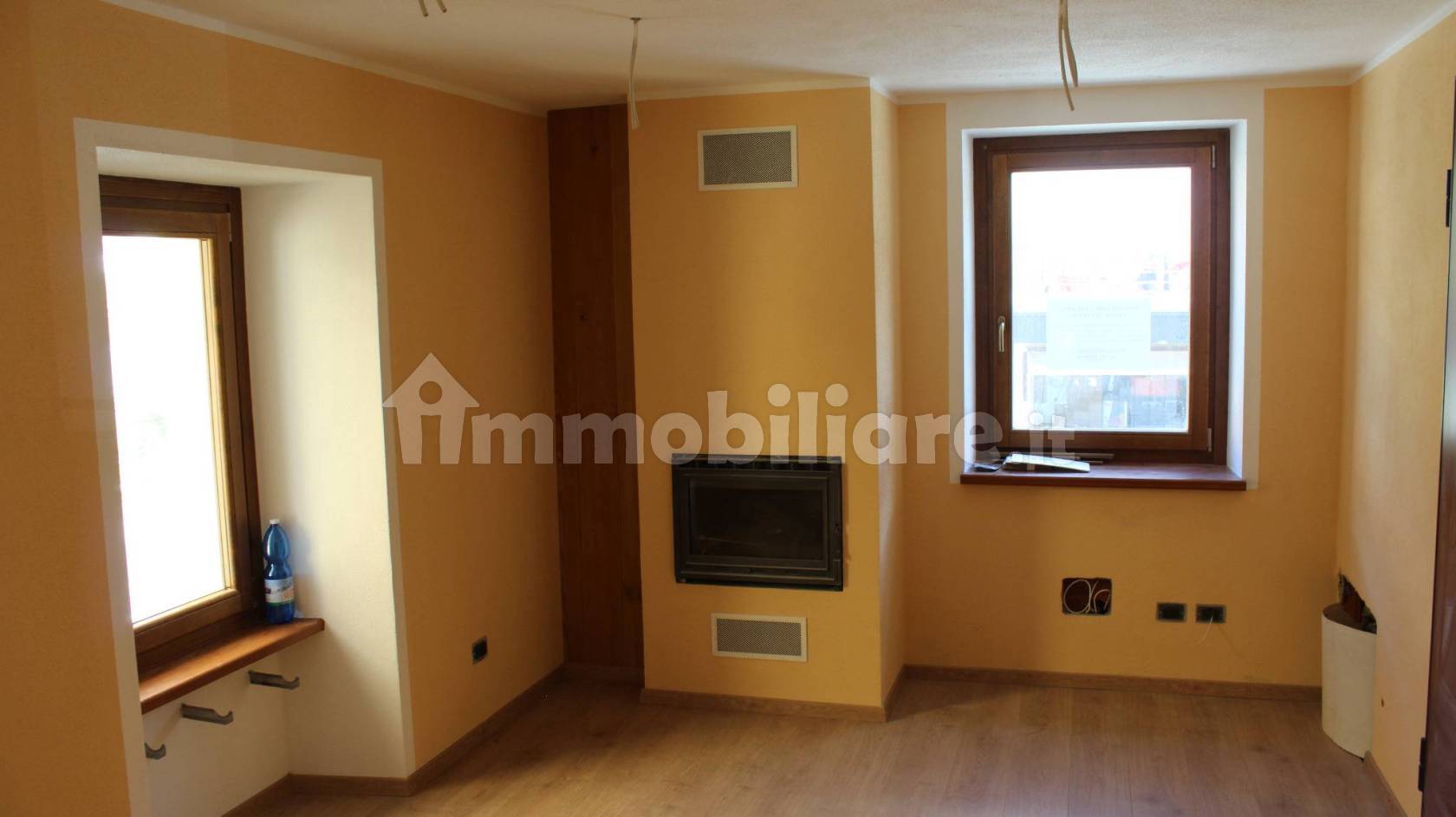 Bilocale via Roma 75, Centro, Saint-Vincent