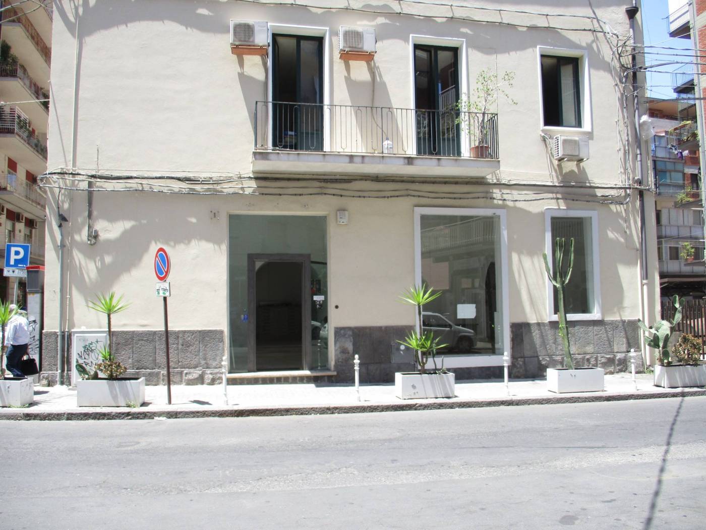 Locale commerciale in Vendita