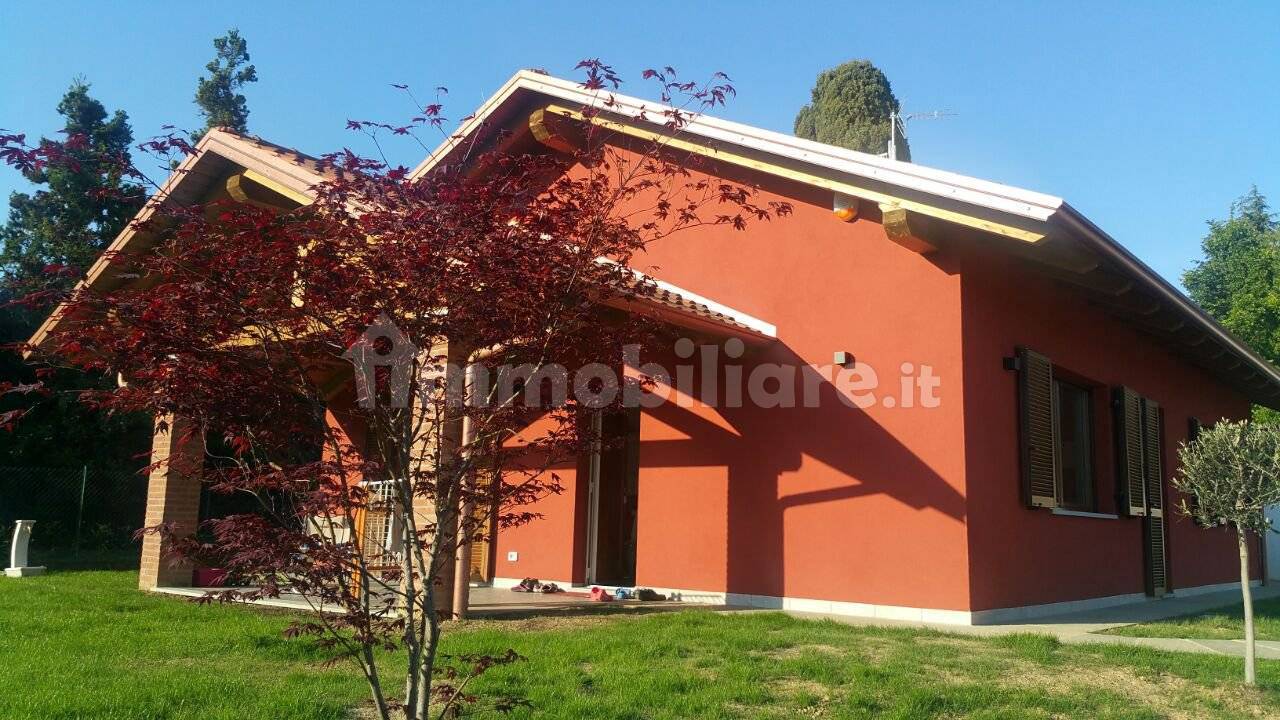 Villa unifamiliare via 4 Novembre 54, Centro, Lessona