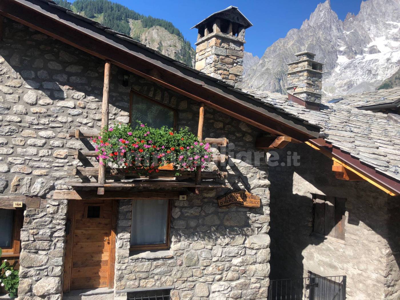 Bilocale via Colle del Gigante, Centro, Courmayeur