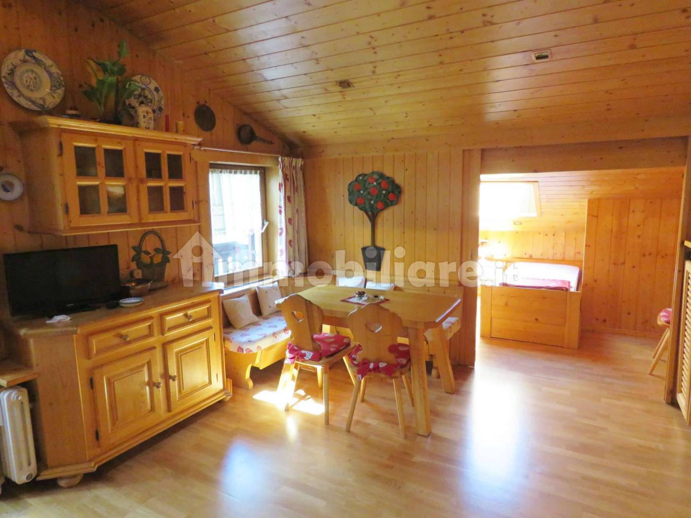 Bilocale buono stato, Badia