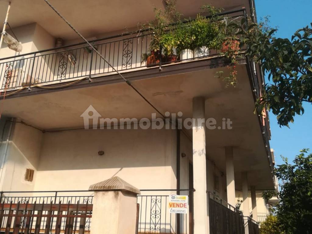 Vendita Appartamento in via Nazionale. Monasterace. Buono stato, piano ...