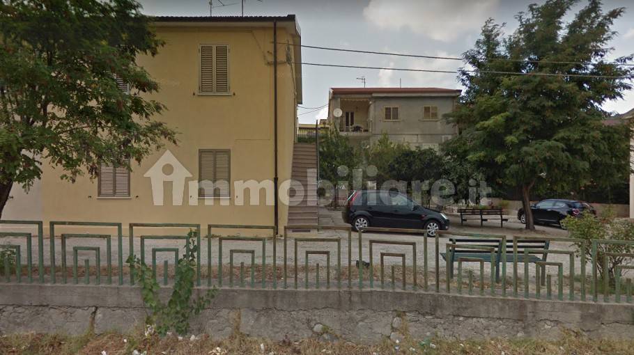 Trilocale piazza Biasca 2, Laganosa, Satriano