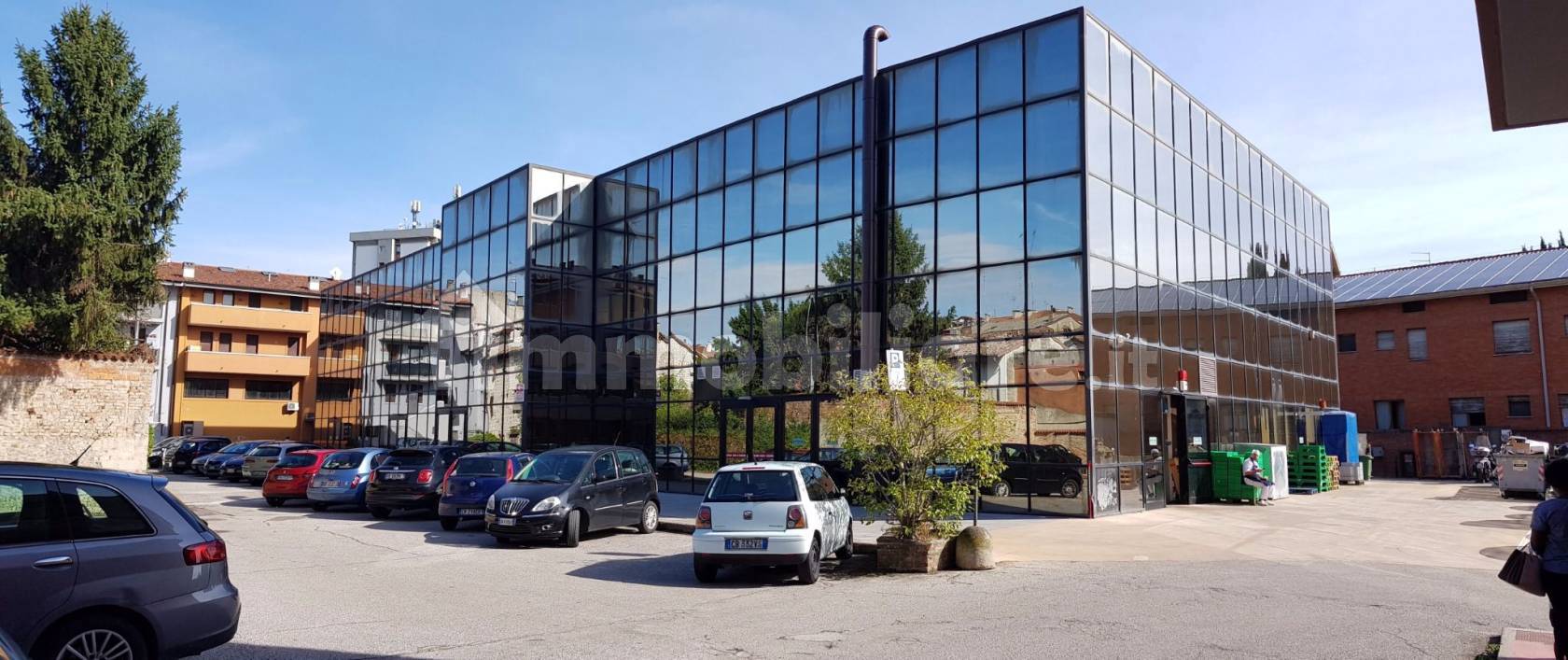 Locale commerciale in Vendita