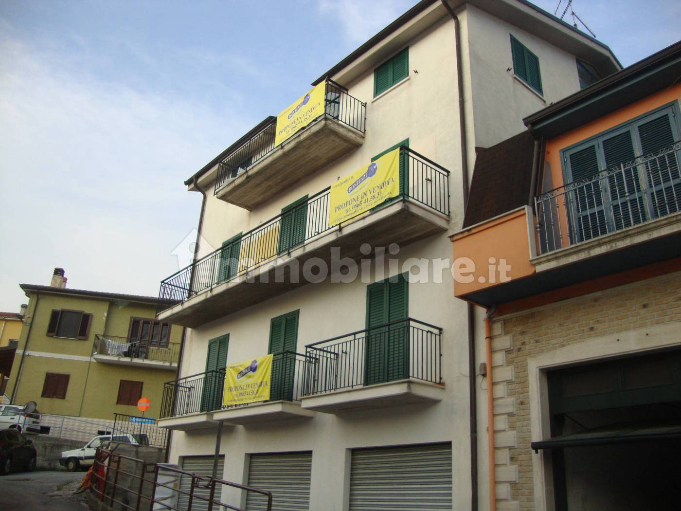 Locale commerciale in Vendita