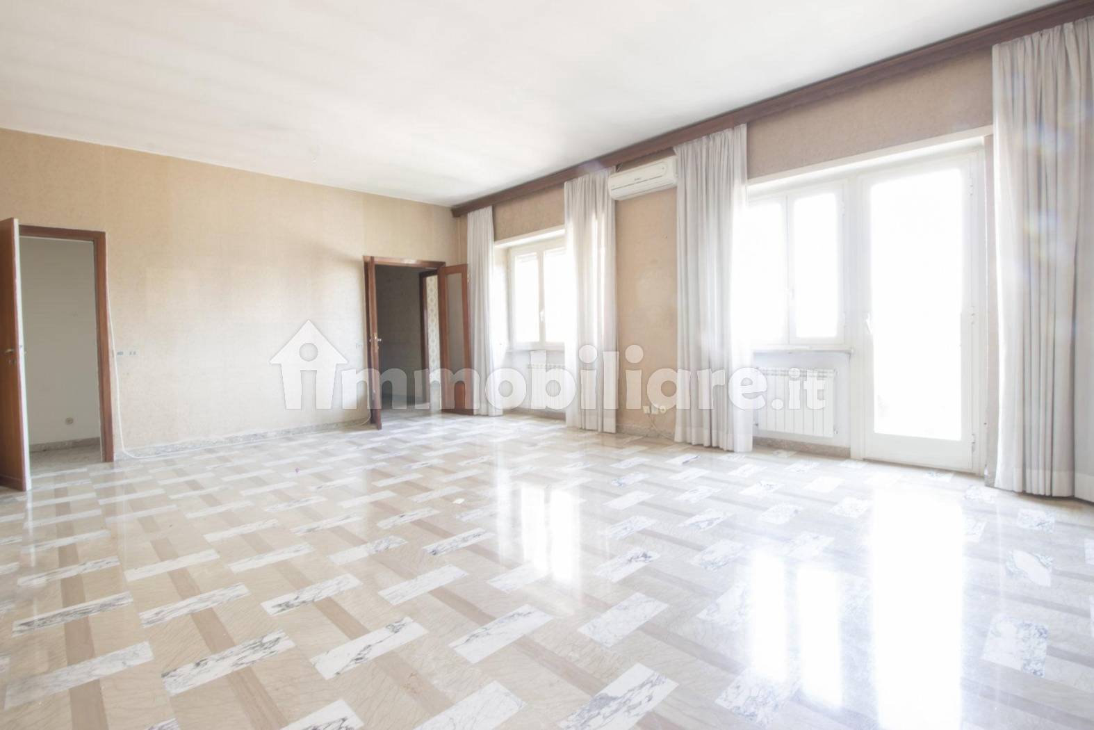 Appartamento via Principessa Clotilde, Piazza del Popolo, Roma