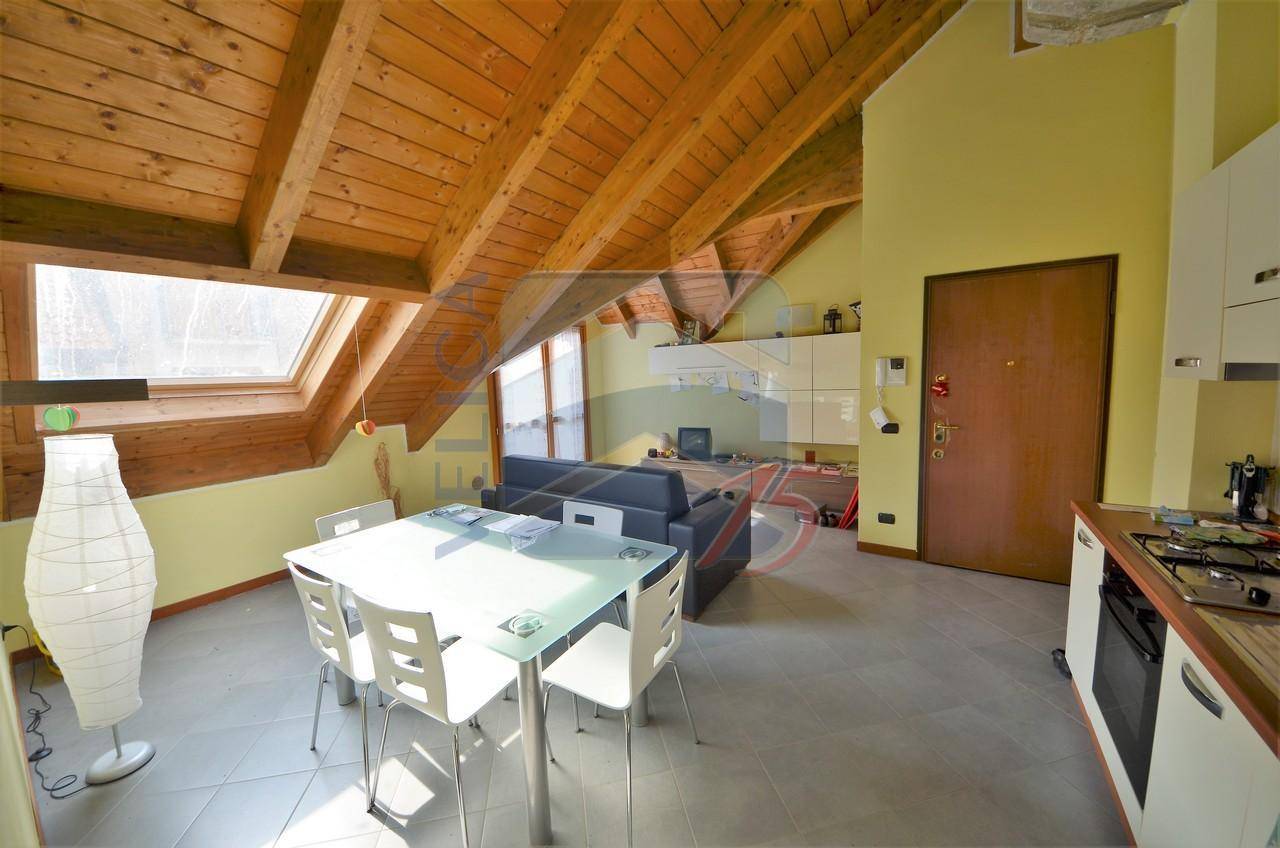 Bilocale via Magenta, Uboldo