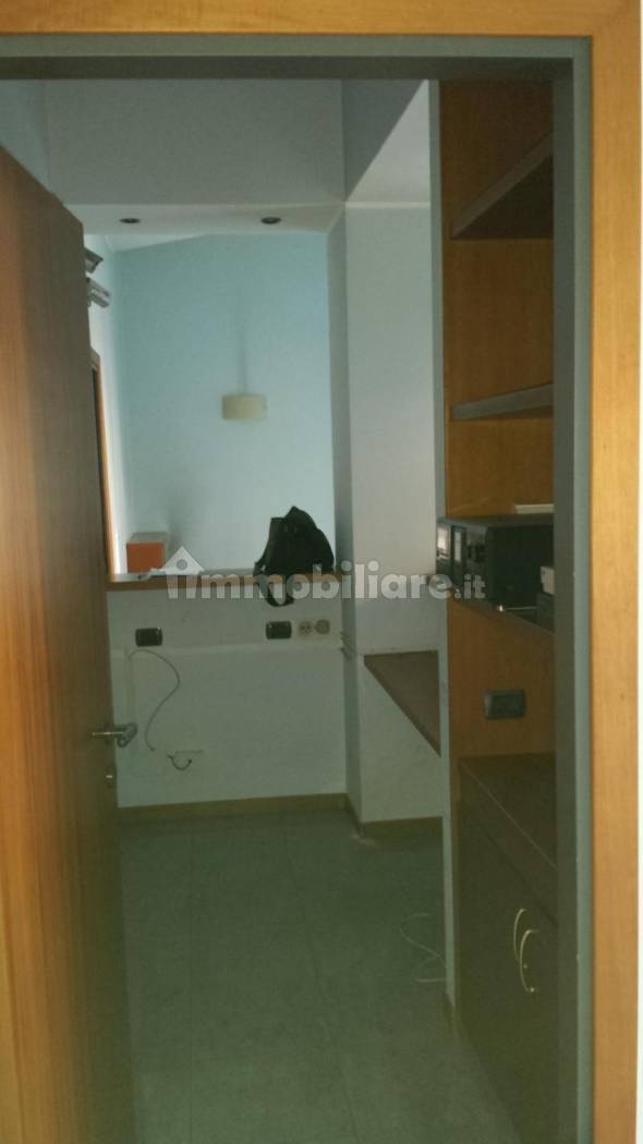 Locale commerciale in Vendita