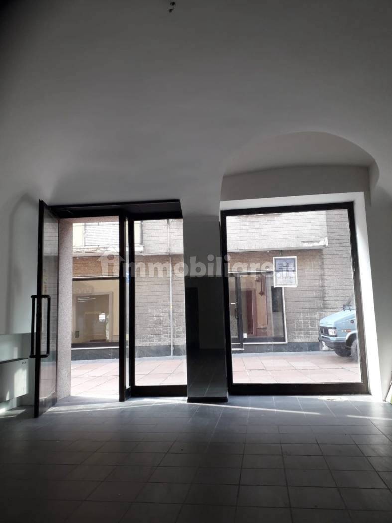 Locale commerciale in Vendita