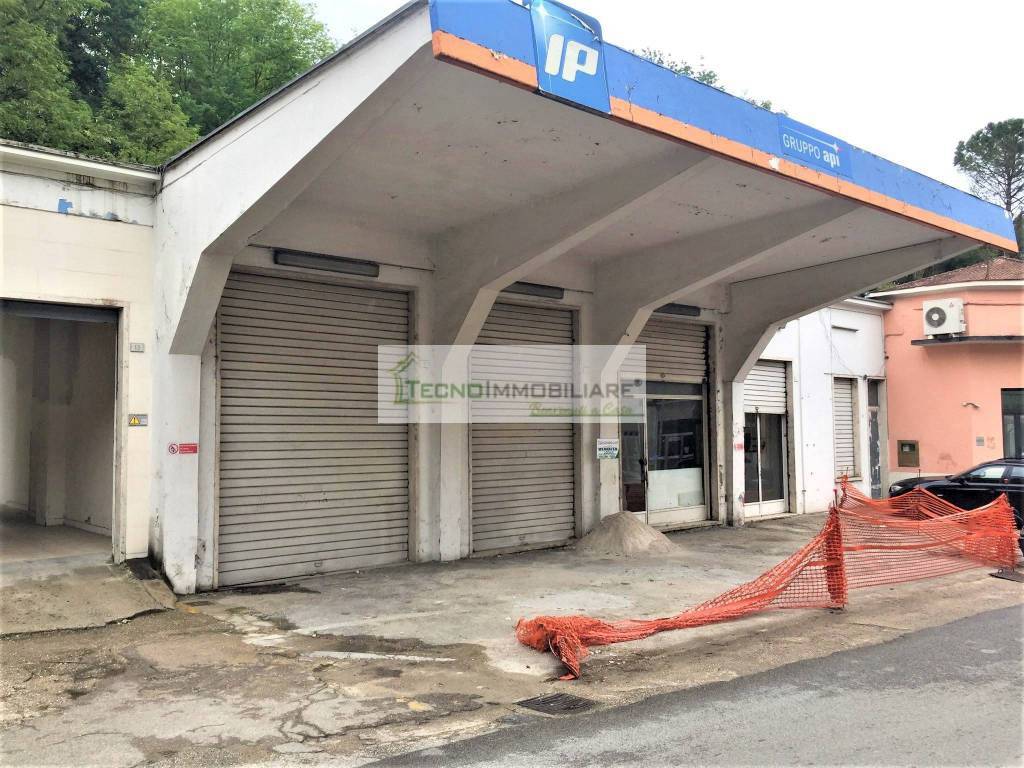 Locale commerciale in Vendita