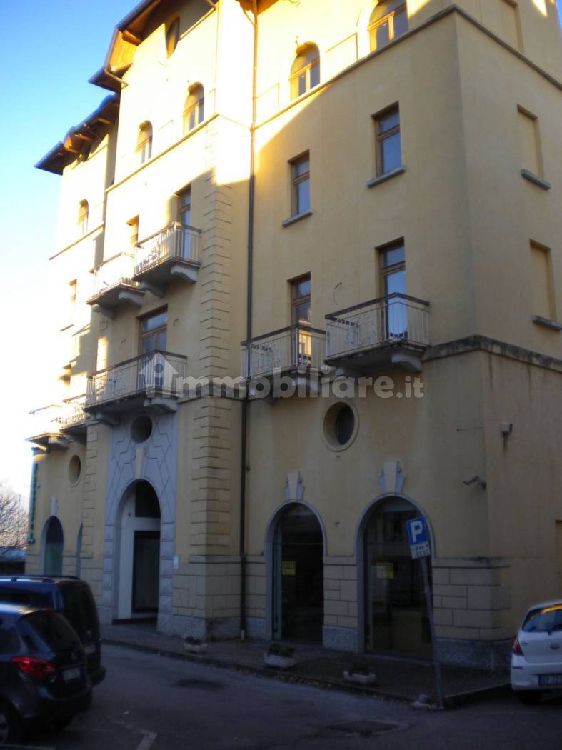 Locale commerciale in Vendita