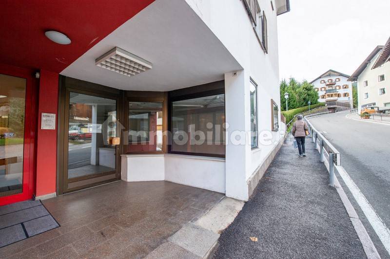 Locale commerciale in Vendita