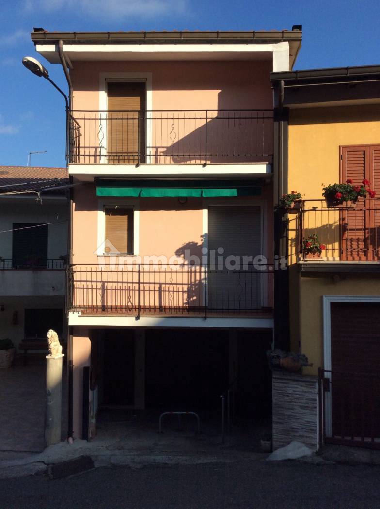 Quadrilocale via Piave, Platania