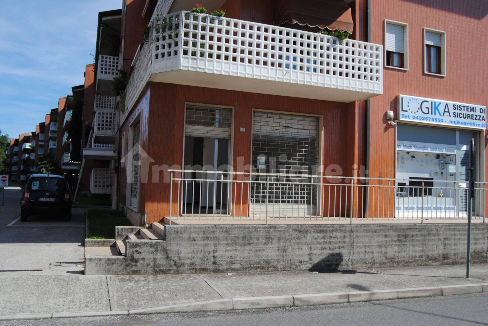 Locale commerciale in Vendita