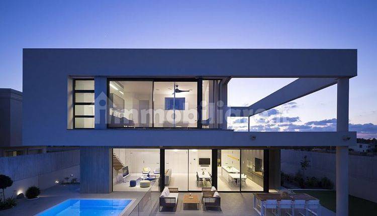 Villa bifamiliare corso Cristoforo Colombo, Trecastagni