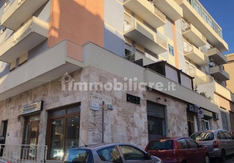 Locale commerciale in Vendita