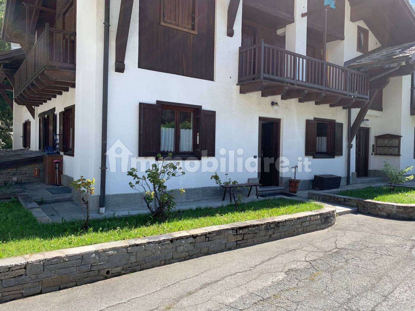 Trilocale Strada Larzey-Entrèves, Courmayeur