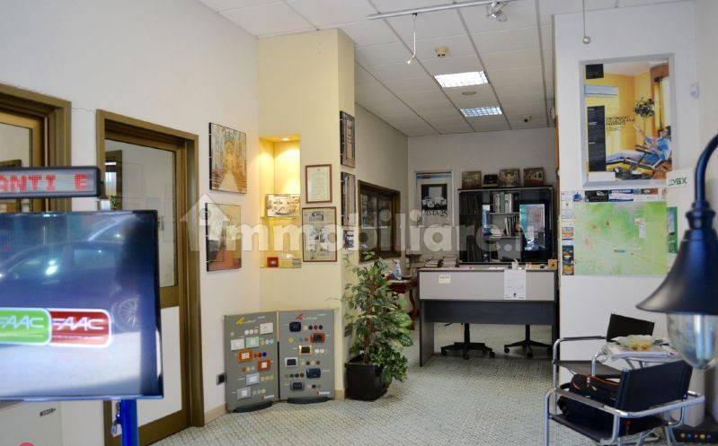 Locale commerciale in Vendita