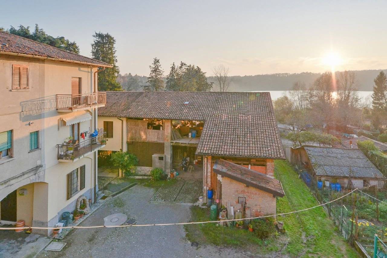 Trilocale via Como 7, Centro, Montorfano