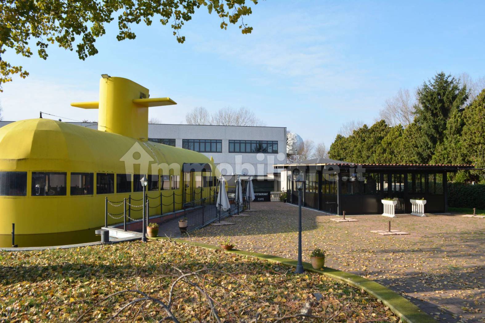 Locale commerciale in Vendita