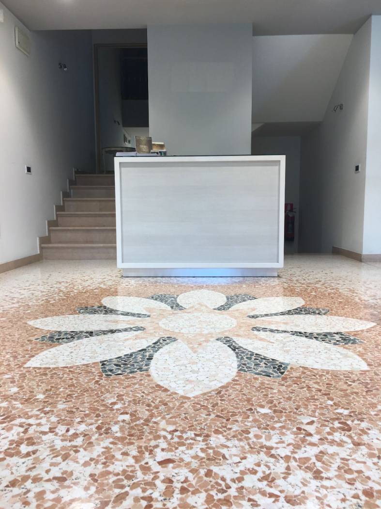 Locale commerciale in Vendita