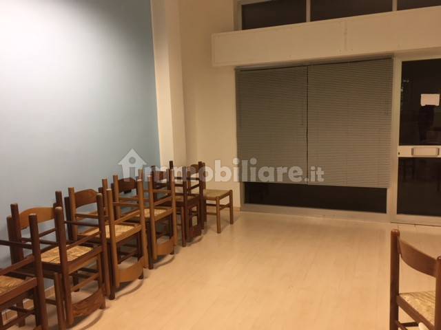 Locale commerciale in Vendita