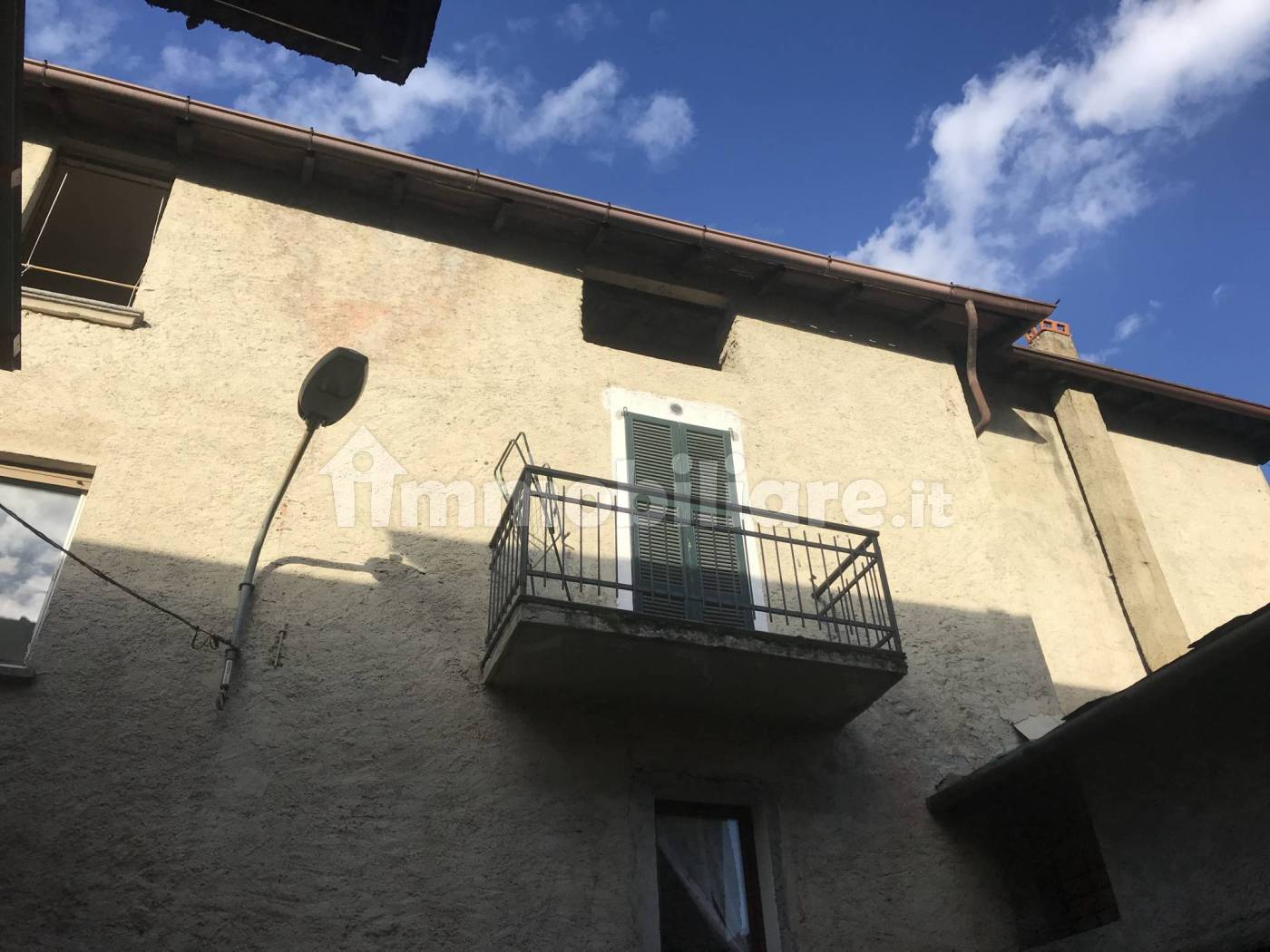 Trilocale via Pregesa, Centro, Mantello