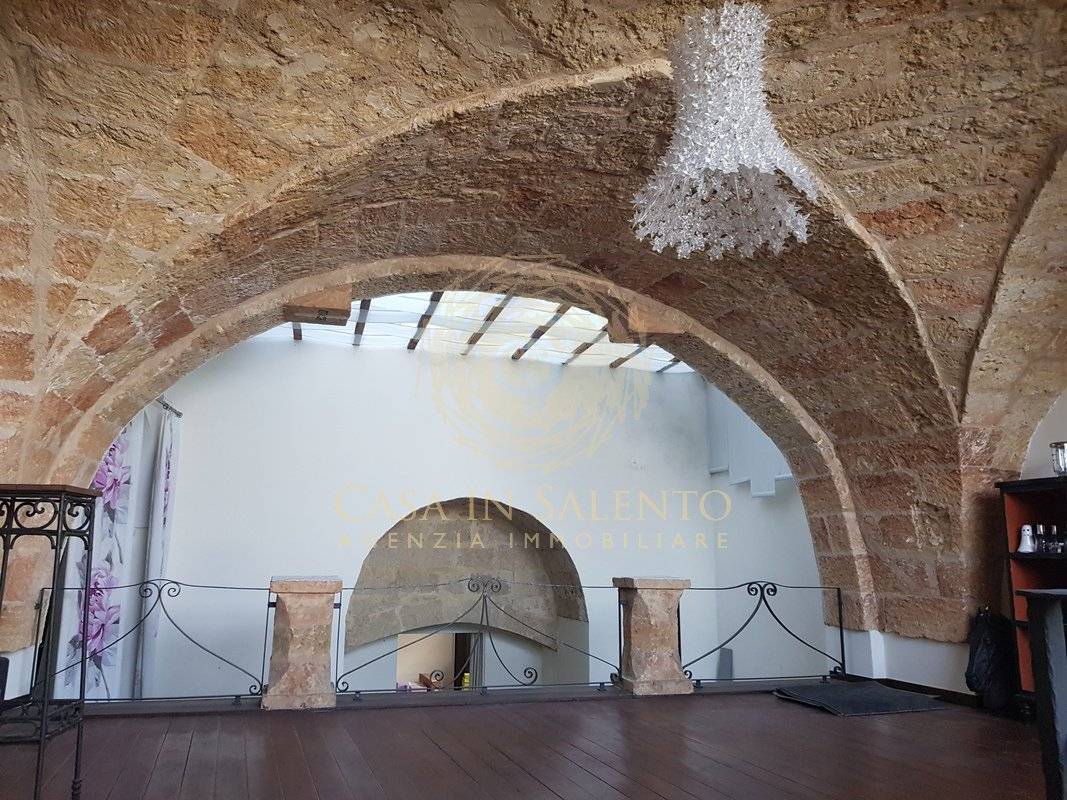 Locale commerciale in Vendita