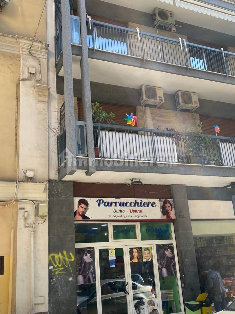 Locale commerciale in Vendita