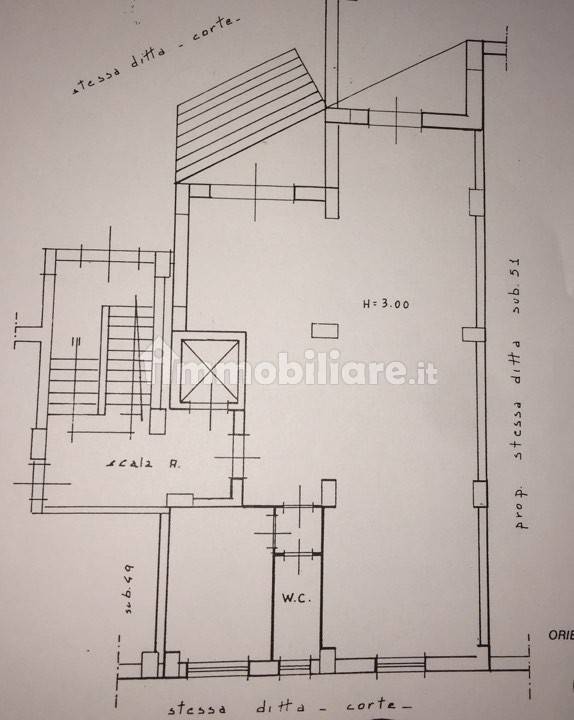 Locale commerciale in Vendita