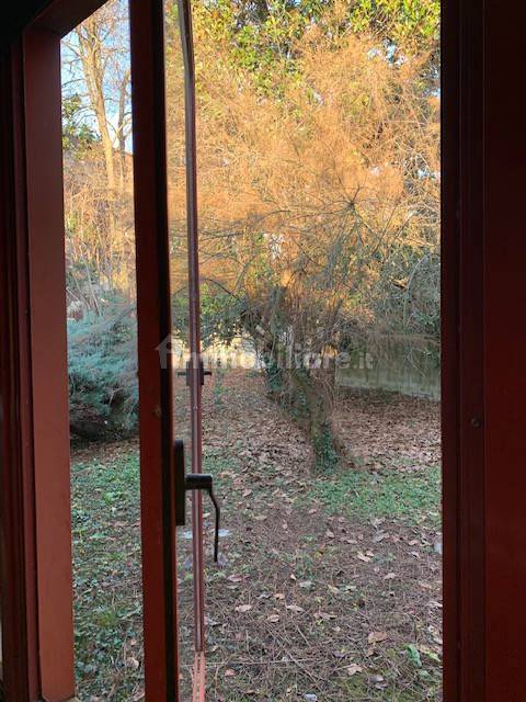 Locale commerciale in Vendita