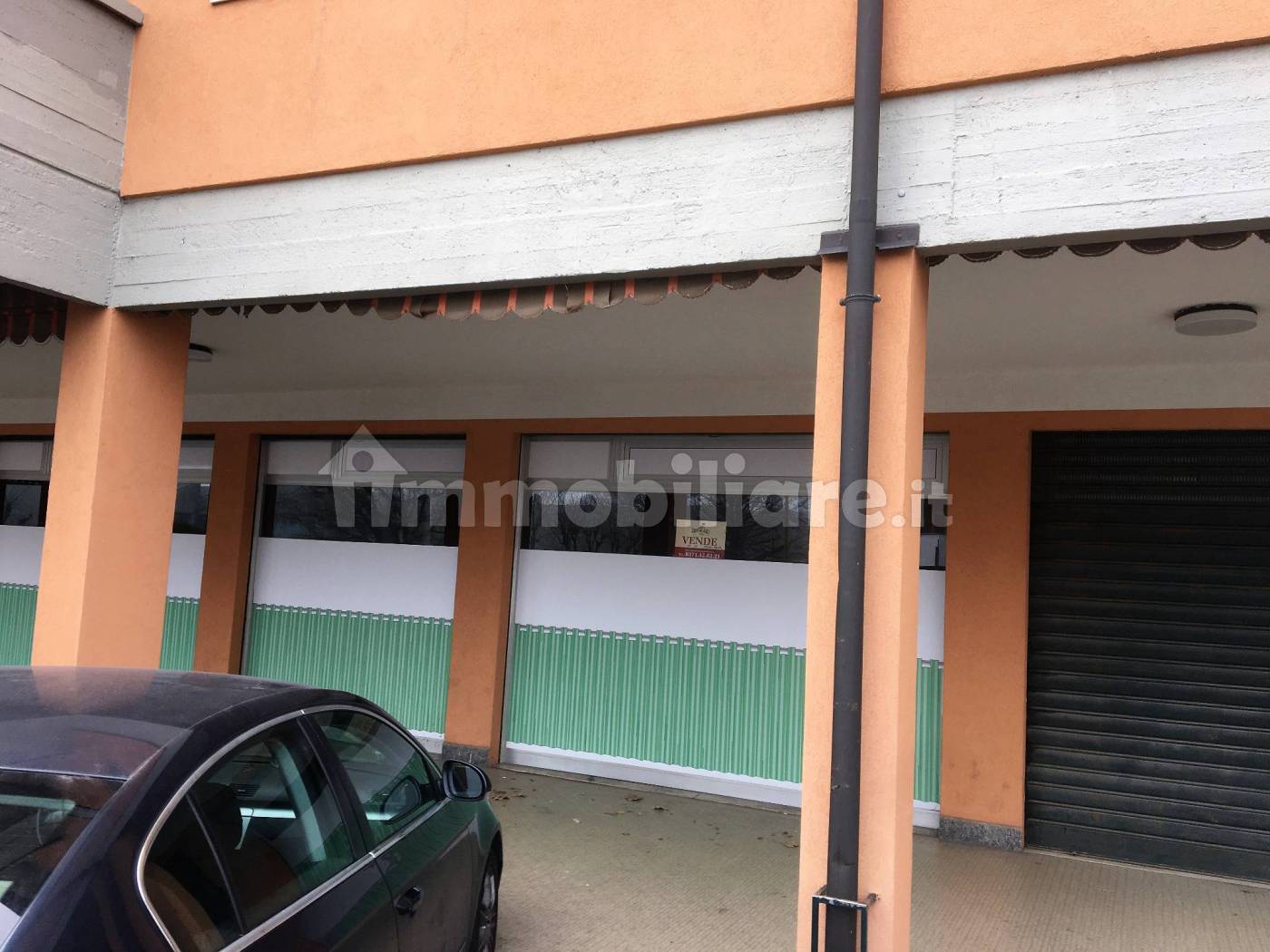 Locale commerciale in Vendita