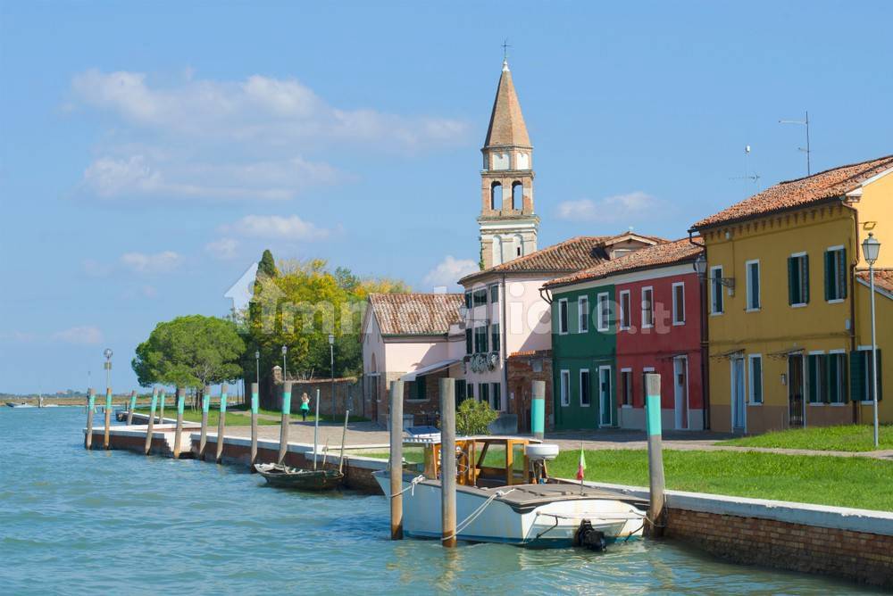 Locale commerciale in Vendita