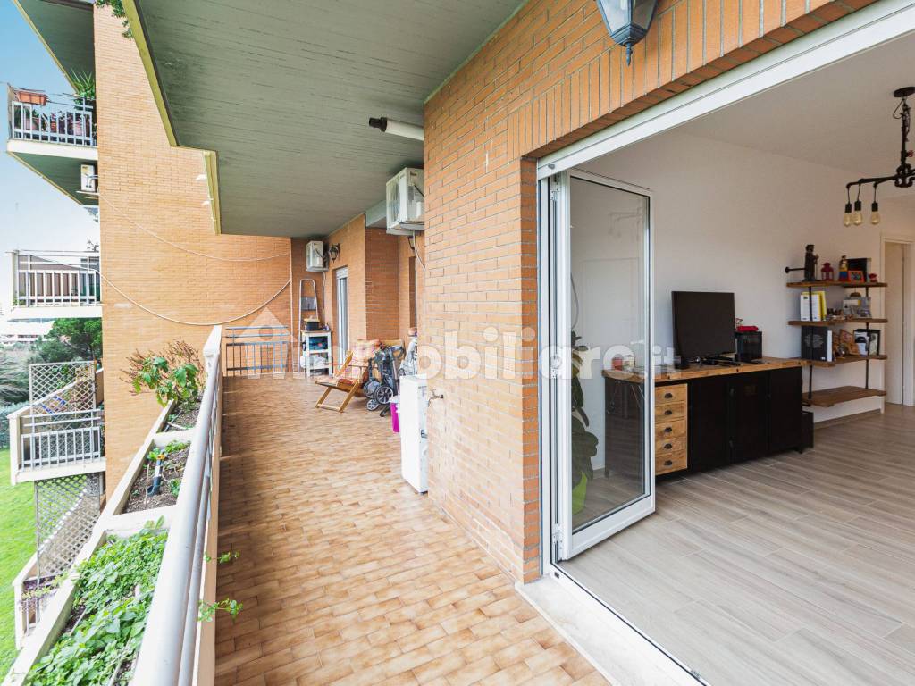 Vendita Appartamento Roma. Quadrilocale in via Fiume Giallo 255. Con ...